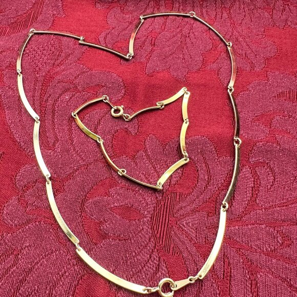 Avon | Jewelry | Vintage Avon 2pc Goldtone Curved Link Necklace And ...